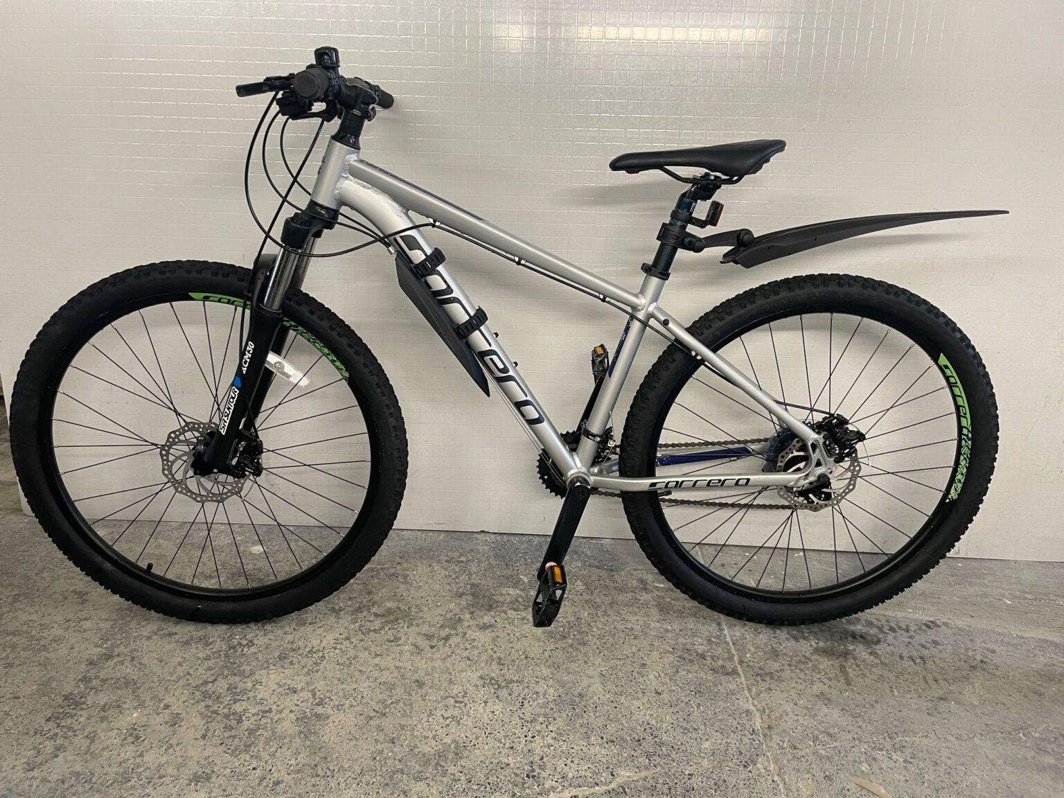 Carrera Valour Disc - Bikery